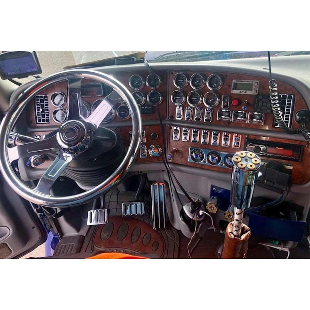 peterbilt 387 interior