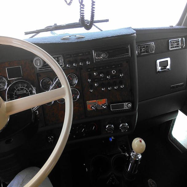 20" 3-Spoke Retro SCI Steering Wheel (Bone) - Raney's Truck Parts