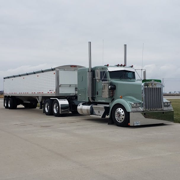 Freightliner Classic Chrome Bumper By Lincoln Chrome - Raney's Truck Parts