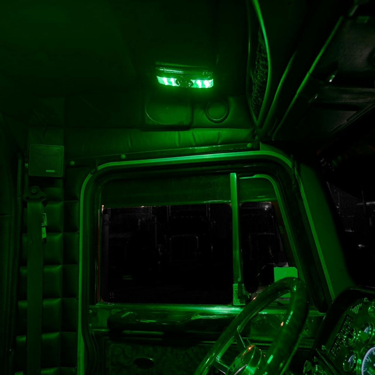 peterbilt 587 interior lights
