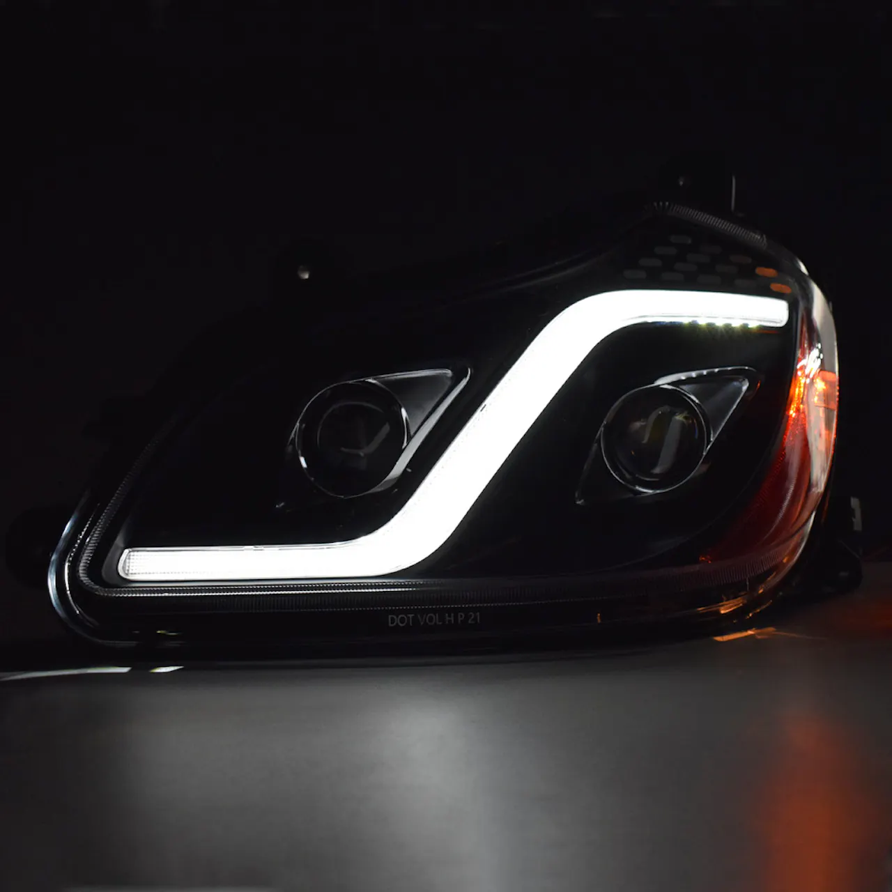Kenworth T680 Blackout Full LED Projector Headlight With DRL Bolt ...