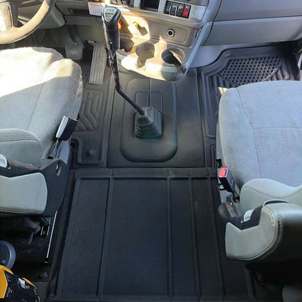 Kenworth T680 with Sleeper Precision Fit Floor Mat By Redline - Raney's ...