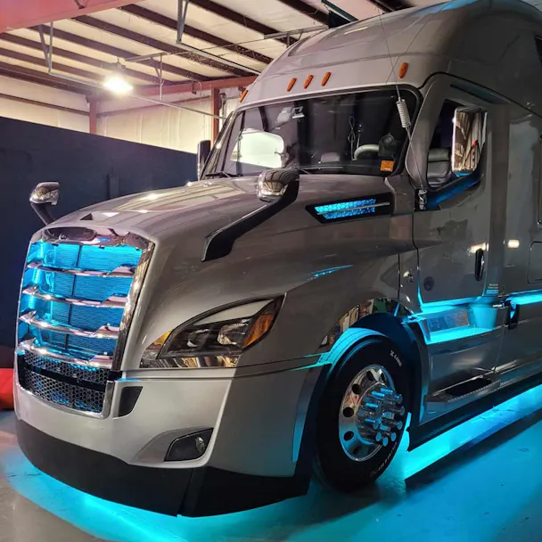 Freightliner Cascadia Grill Accent RGB LED Light Kit with Remote ...