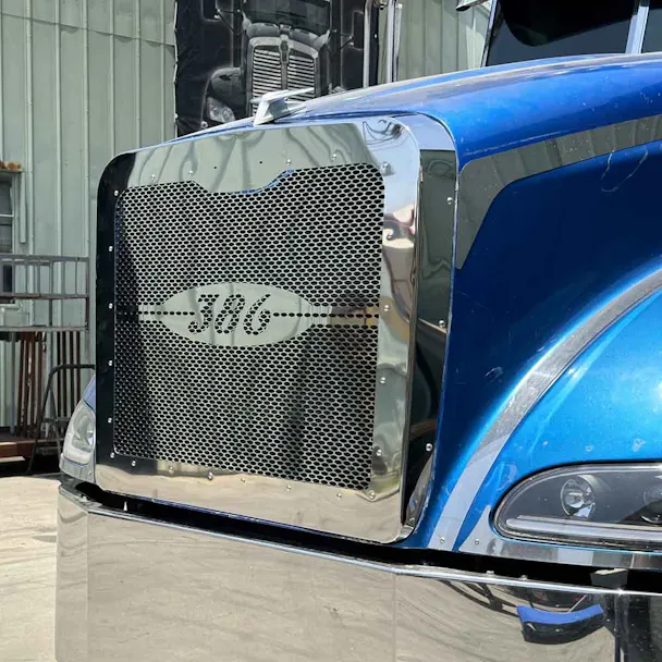 Peterbilt 386 Grill Surround And Insert Kit - Raney's Truck Parts