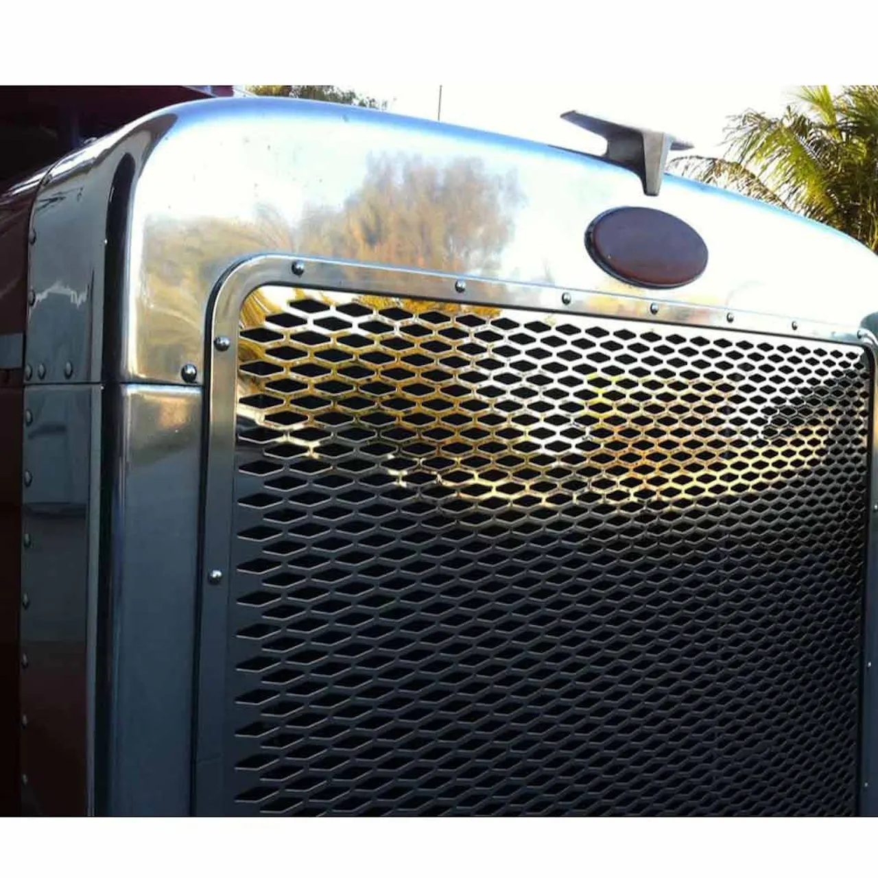 Peterbilt 379 Extended Hood Stainless Steel Small Diamond Grille ...