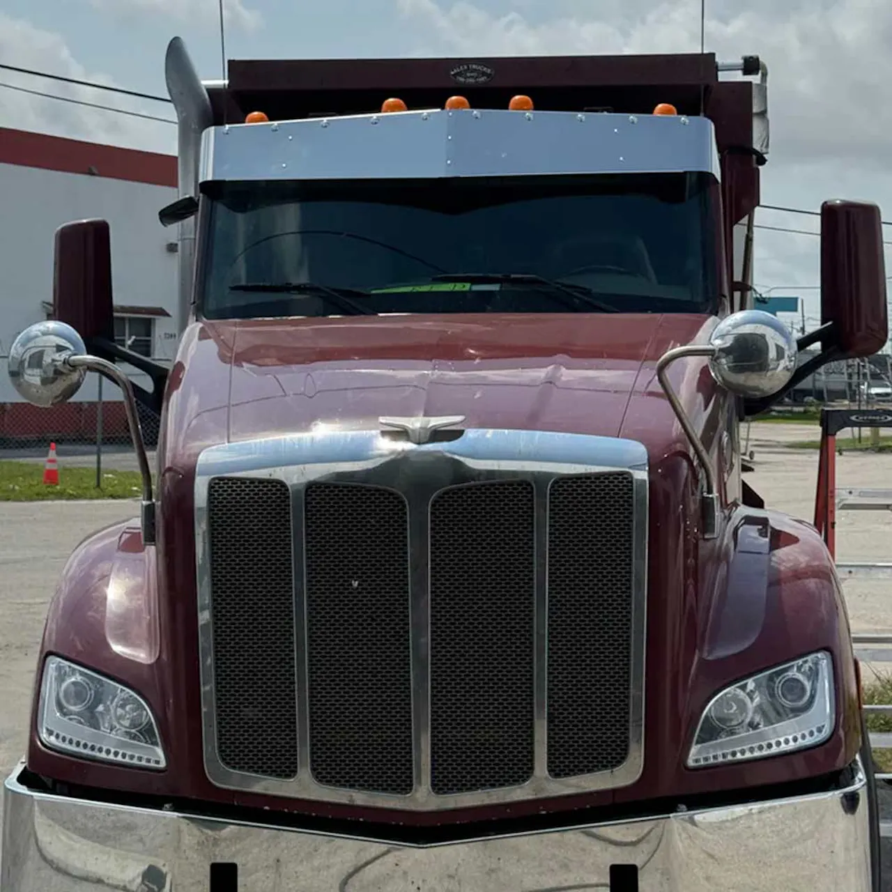 Peterbilt Kenworth Day Cab 12" Drop Visor With 3/4" LEDs - Raney's ...