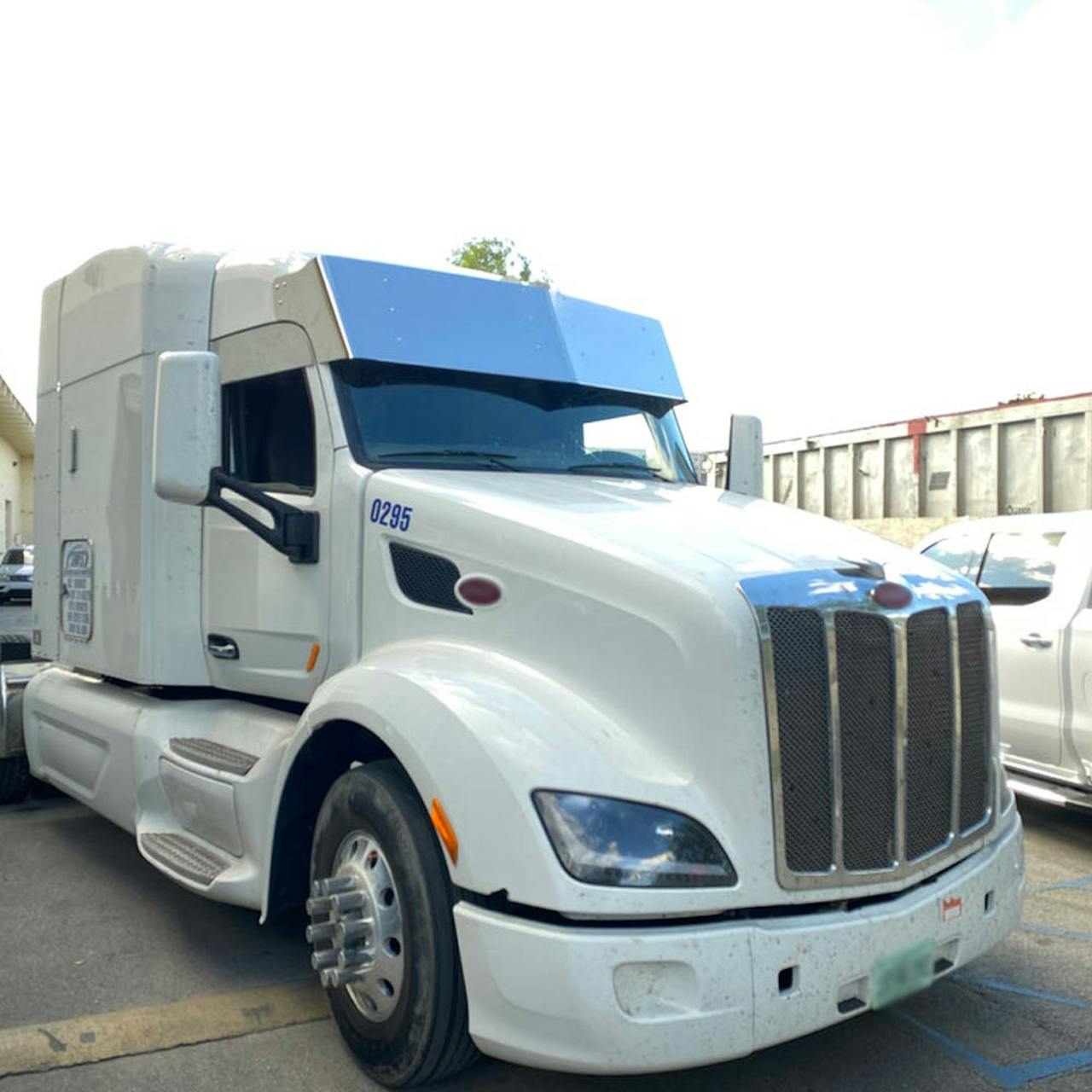 peterbilt 579 visor