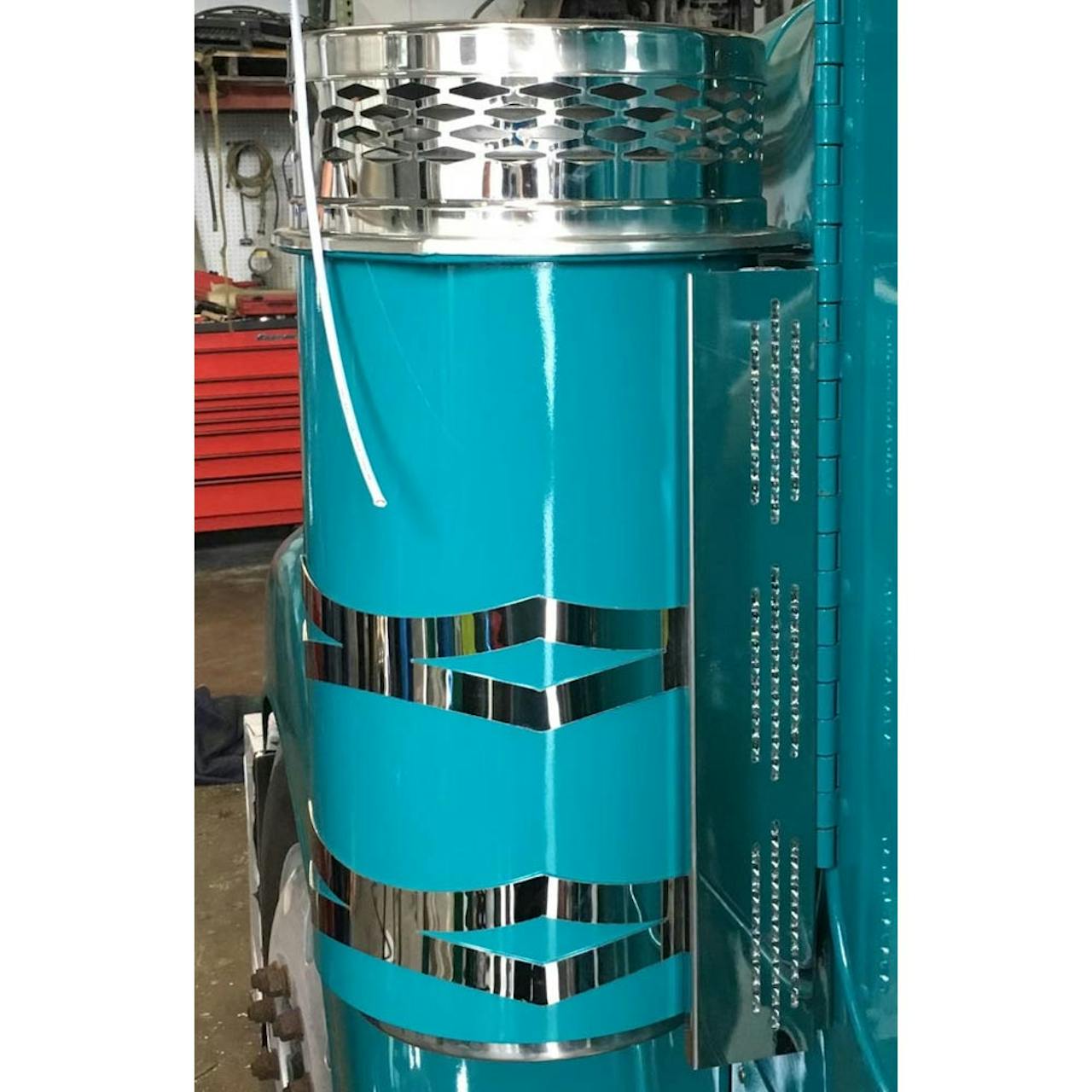 Kenworth W900 Diamond Air Cleaner Straps - Raney's Truck Parts