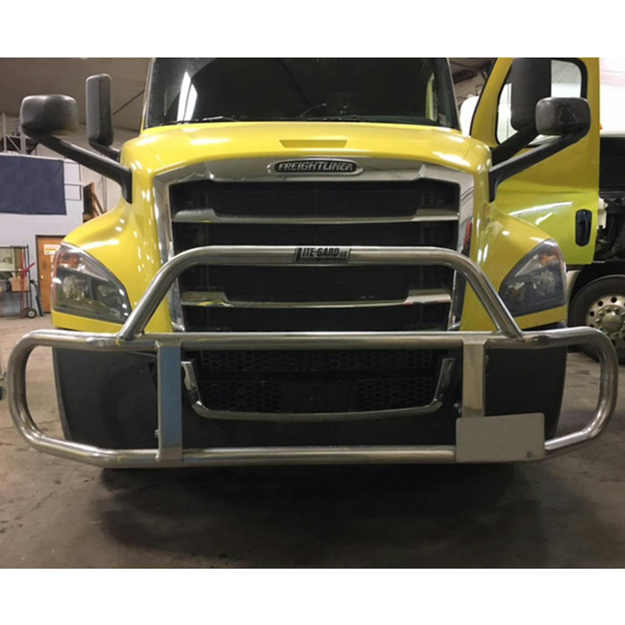 Freightliner Cascadia Lite-Gard Grille Guard 2XT | Raney’s