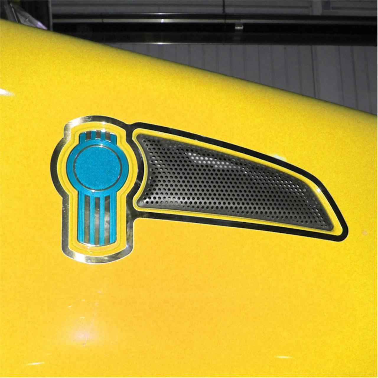 Kenworth T660 Air Intake & Logo Trim - Raney's Truck Parts