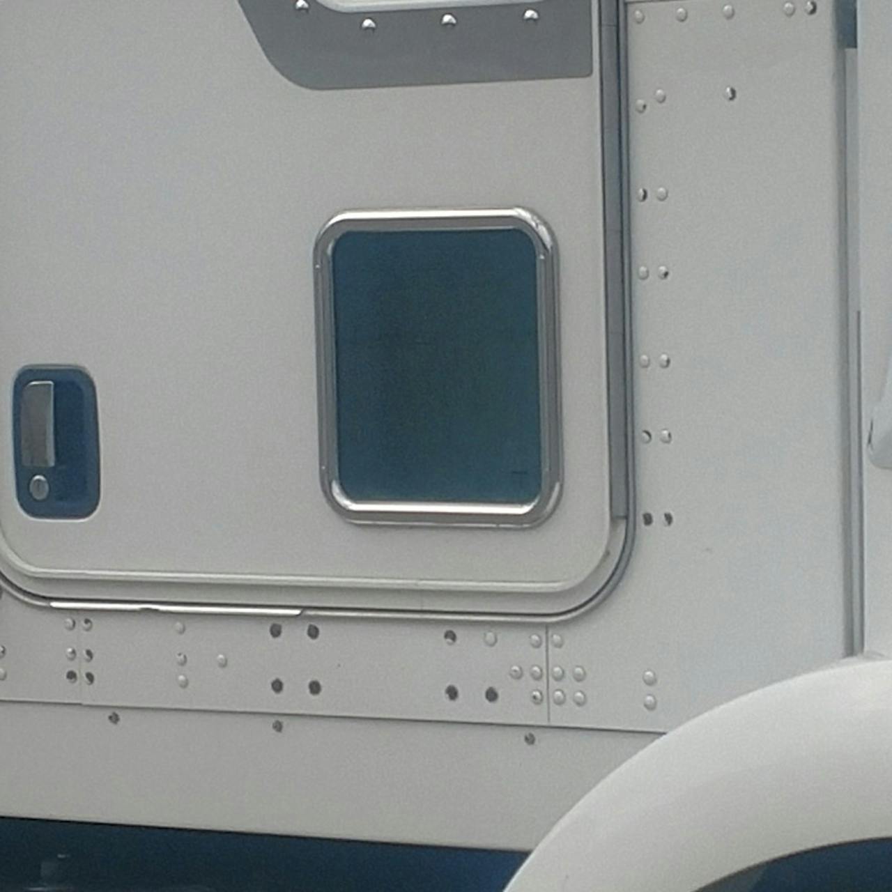 Kenworth View Door Window Trim - Raney's Truck Parts